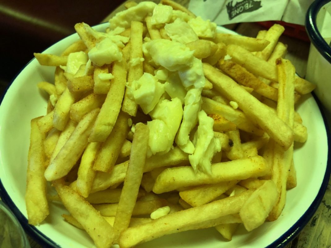 Chomping on Raw Mince at the 7BONE in Hove, Brighton | Look at out World